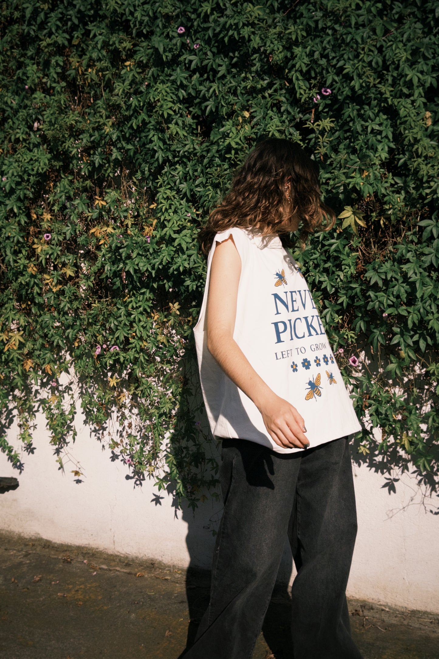 Save the Bees tee – Maxito Clothing