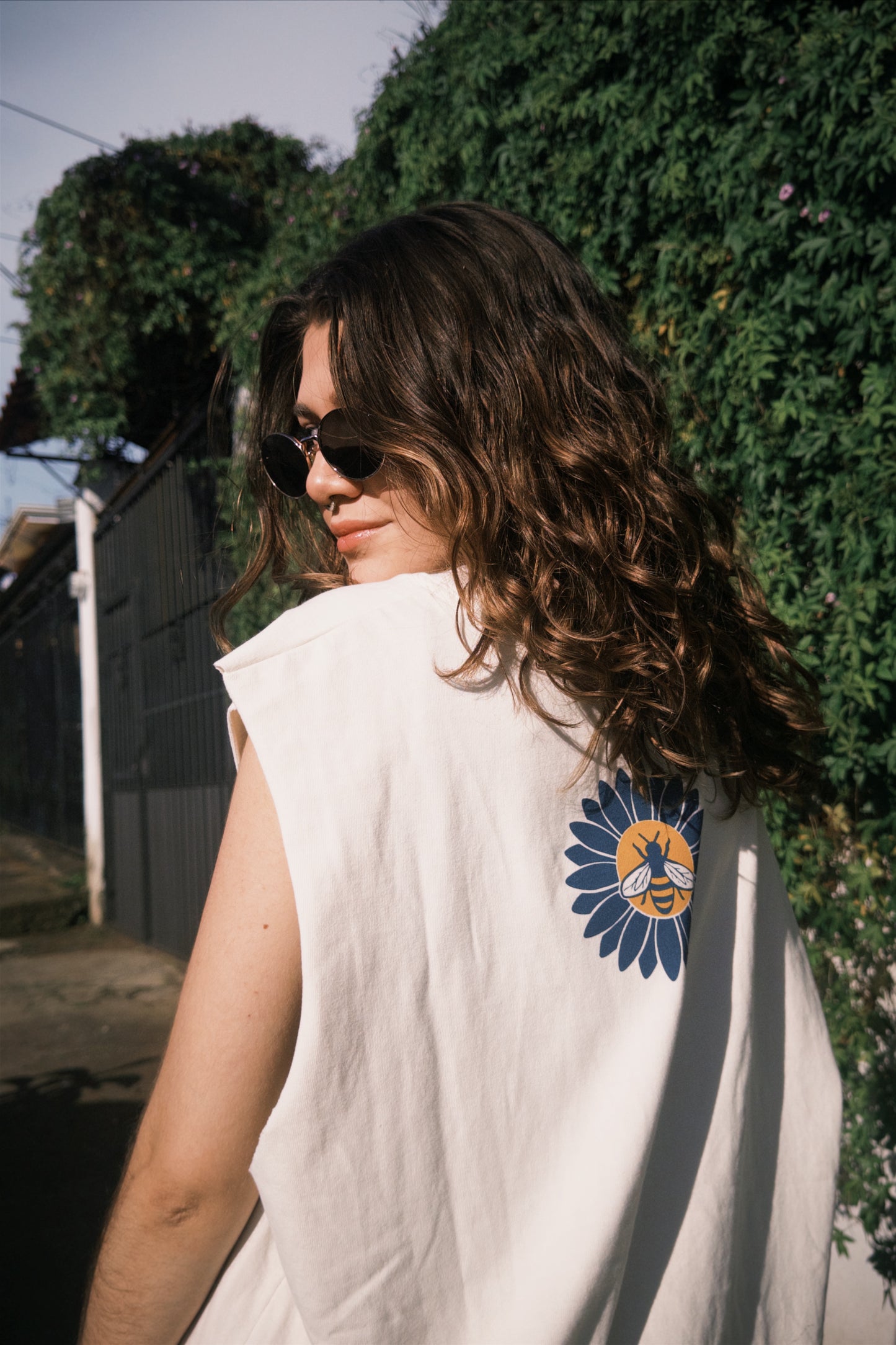Save the Bees tee – Maxito Clothing